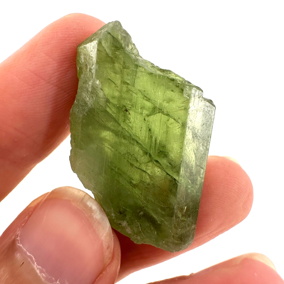 Chromium Diopside (afghanistan) | Chrome Diopside, Diopside Specimen, Green Diopside, Diopside ...