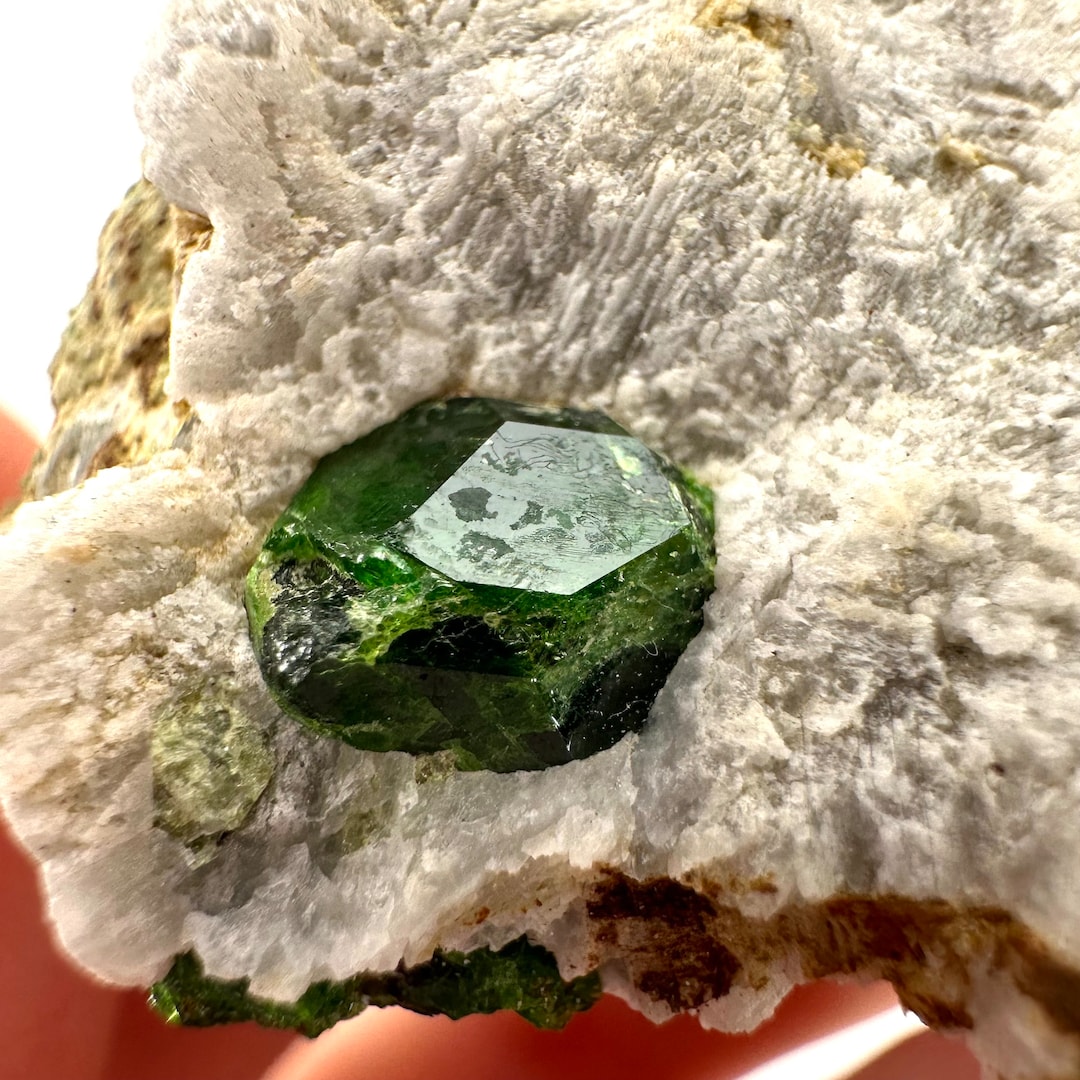 Demantoid Garnet on Matrix (beiqeys Mountain) | Green Garnet, Rare ...