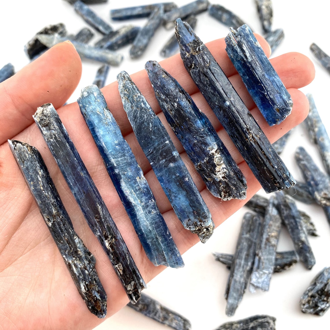 UN spécimen de cyanite bleue brute cyanite bleue naturelle - Etsy France