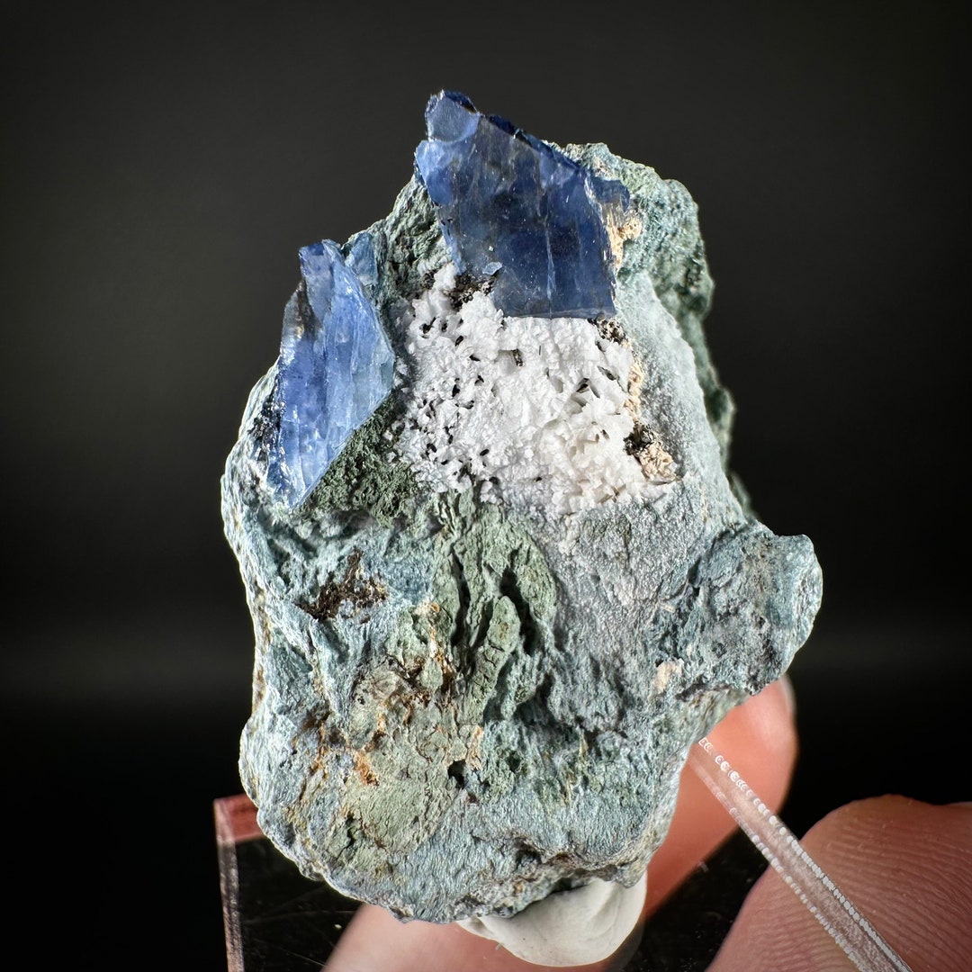 Rare! Benitoite & Natrolite (california, USA) | Benitoite Crystal, Rare ...
