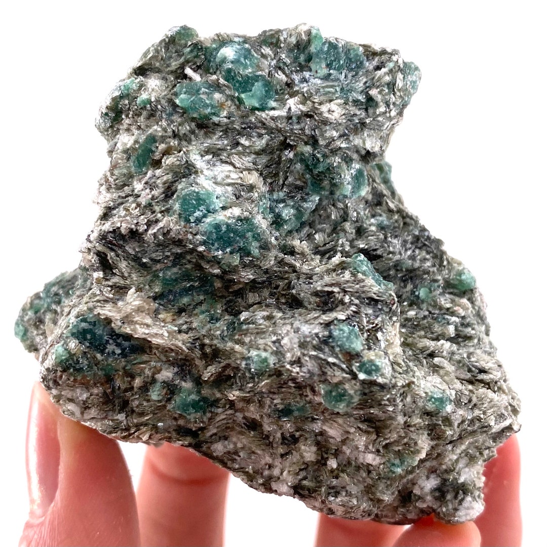 Natural Emerald in Mica Matrix (zimbabwe) | Natural Emerald, Green ...