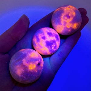 Rare! Uv-reactive Hackmanite Sphere, Crystal Ball, Hackmanite Sphere ...