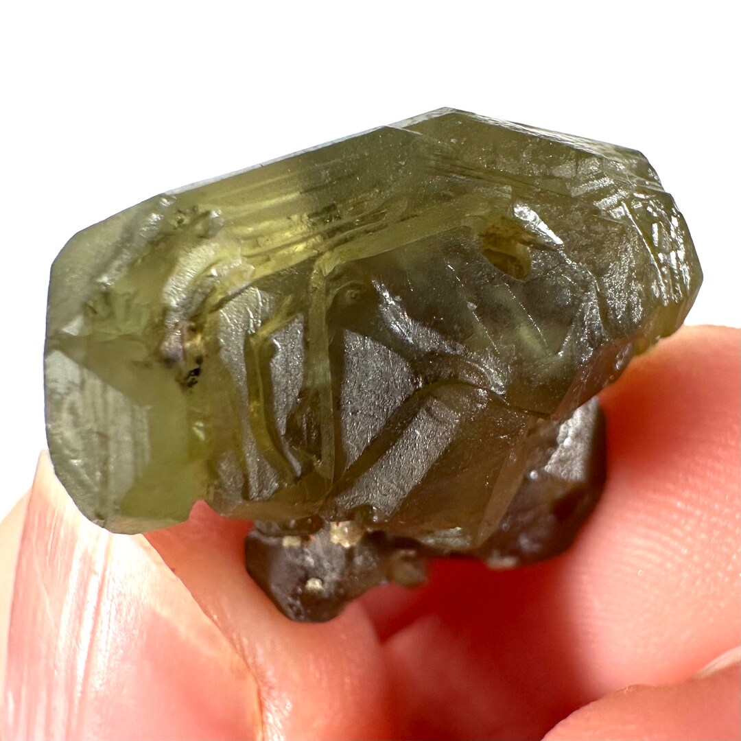 Demantoid Garnet (namibia) | Green Garnet, Rare Minerals, Demantoid ...