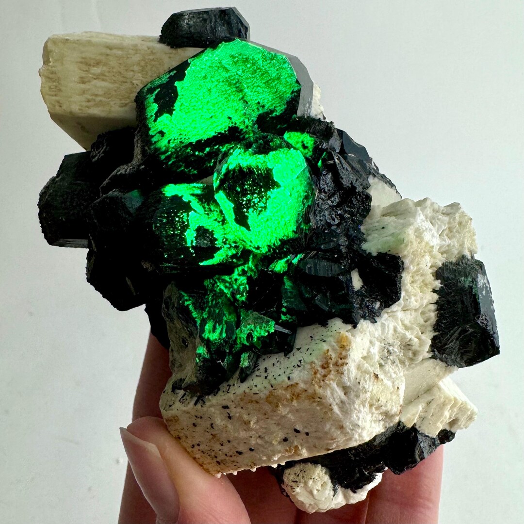 Hyalite Opal & Black Tourmaline on Feldspar namibia, UV Reactive ...