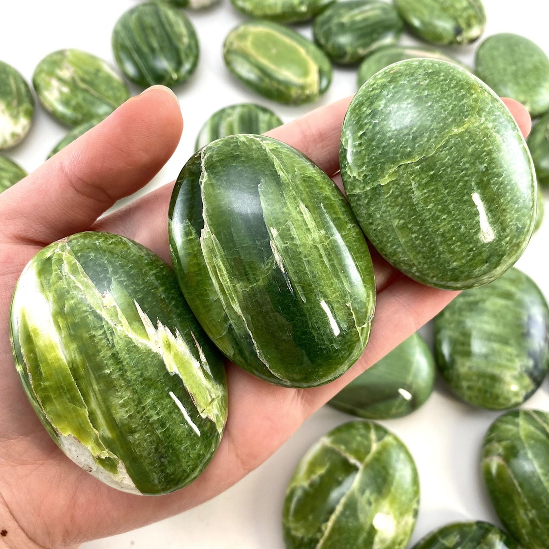 Tremolite Palm Stone | Polished Green Crystal Worry Stone (heart Chakra ...