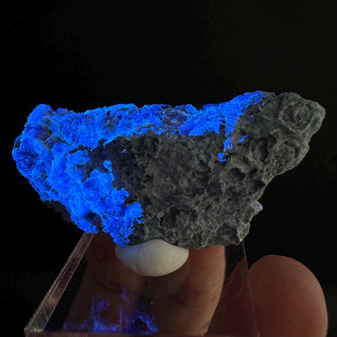 Rare! Benitoite on Matrix (california, USA) | UV Reactive Crystal ...
