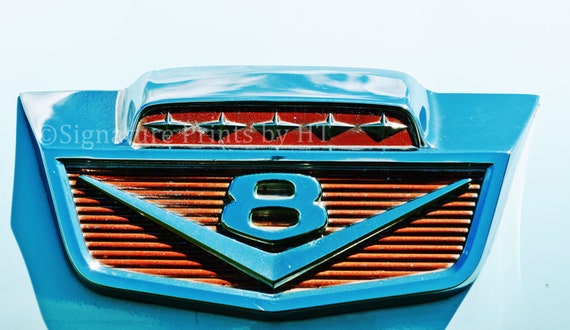 Vintage Ford V8 Logo