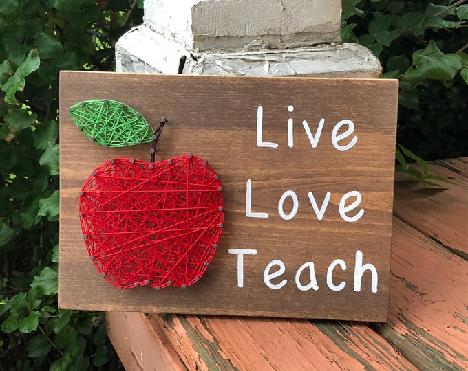 MADE TO ORDER Teacher Apple String Art Sign - Etsy