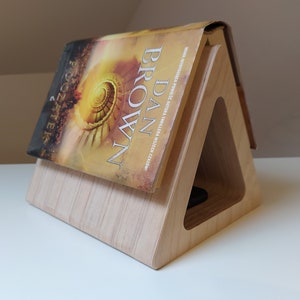 Handmade Triangle Bookmark, Organizer for Book Lovers, Stand for Books ...