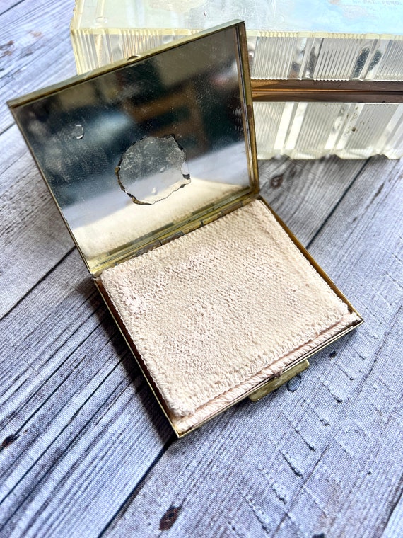 Vintage powder compact, face - Gem