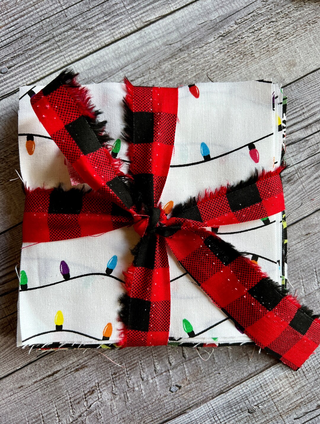 Christmas Fabric Charm Pack: 5" Cotton Precut Quilt Squares - Etsy