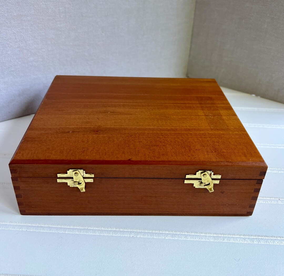 Vintage Wooden Box With Dovetail Joints, Hinged & Latched Lid, Vintage ...