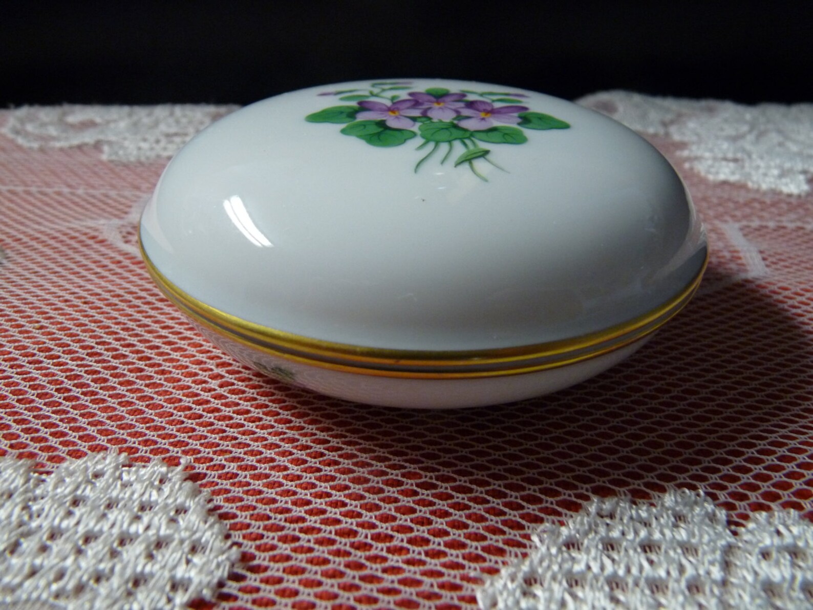 Augarten WIEN Vienna #5600 Hand-painted PURPLE VIOLETS Trinket Jewelry ...
