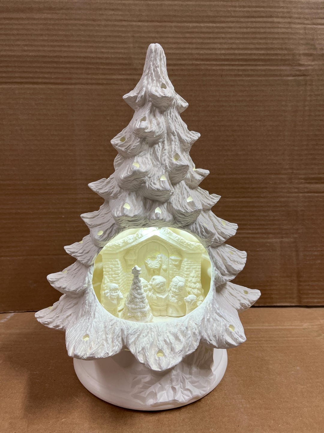 13” Original Style Nowell Christmas Tree With Carroller Scene Insert - Etsy