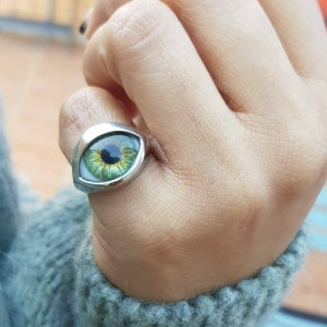 DREAMY GREEN COLOR Silver Prosthetic Eye Jewelry, Statement Signet Evil Eye Ring, Memento Mori ...