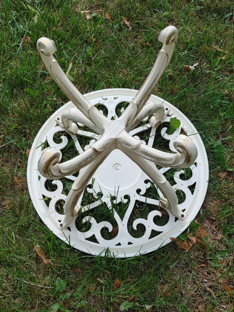 Round Syroco Accent Table Hollywood Regency Ornate Scroll - Etsy