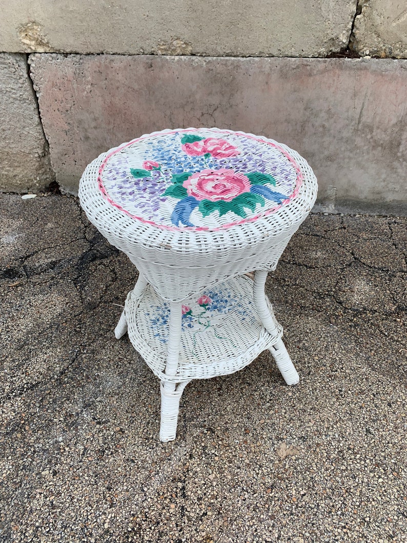Vintage White Wicker Side Table W/painted Roses Round Wicker - Etsy