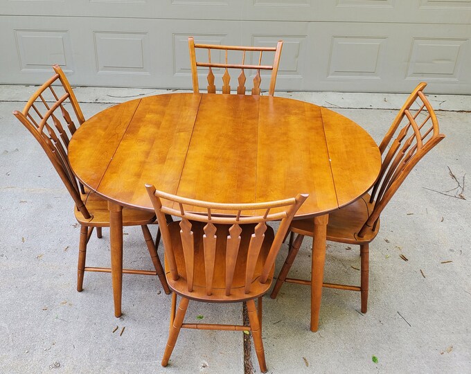 Vintage Round Dropleaf Dining Set ~ Table, 2 Leaves and 4 Chairs by ...