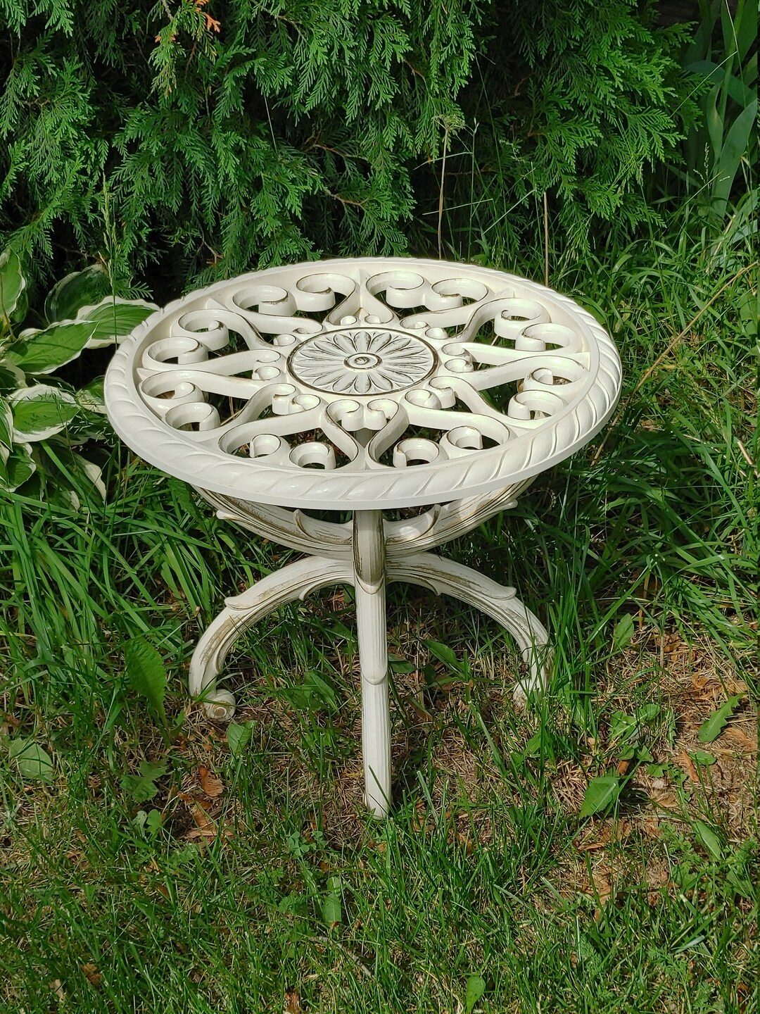 Round Syroco Accent Table ~ Hollywood Regency ~ Ornate Scroll ~ Gold ...