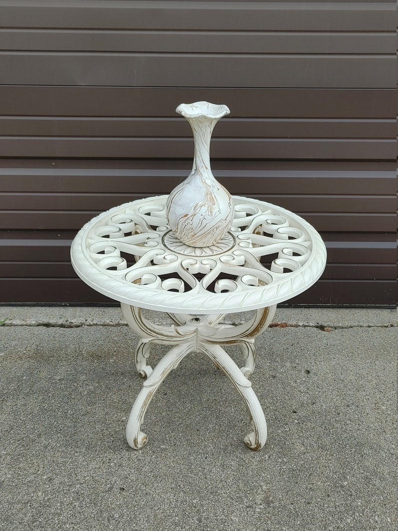 Round Syroco Accent Table Hollywood Regency Ornate Scroll - Etsy