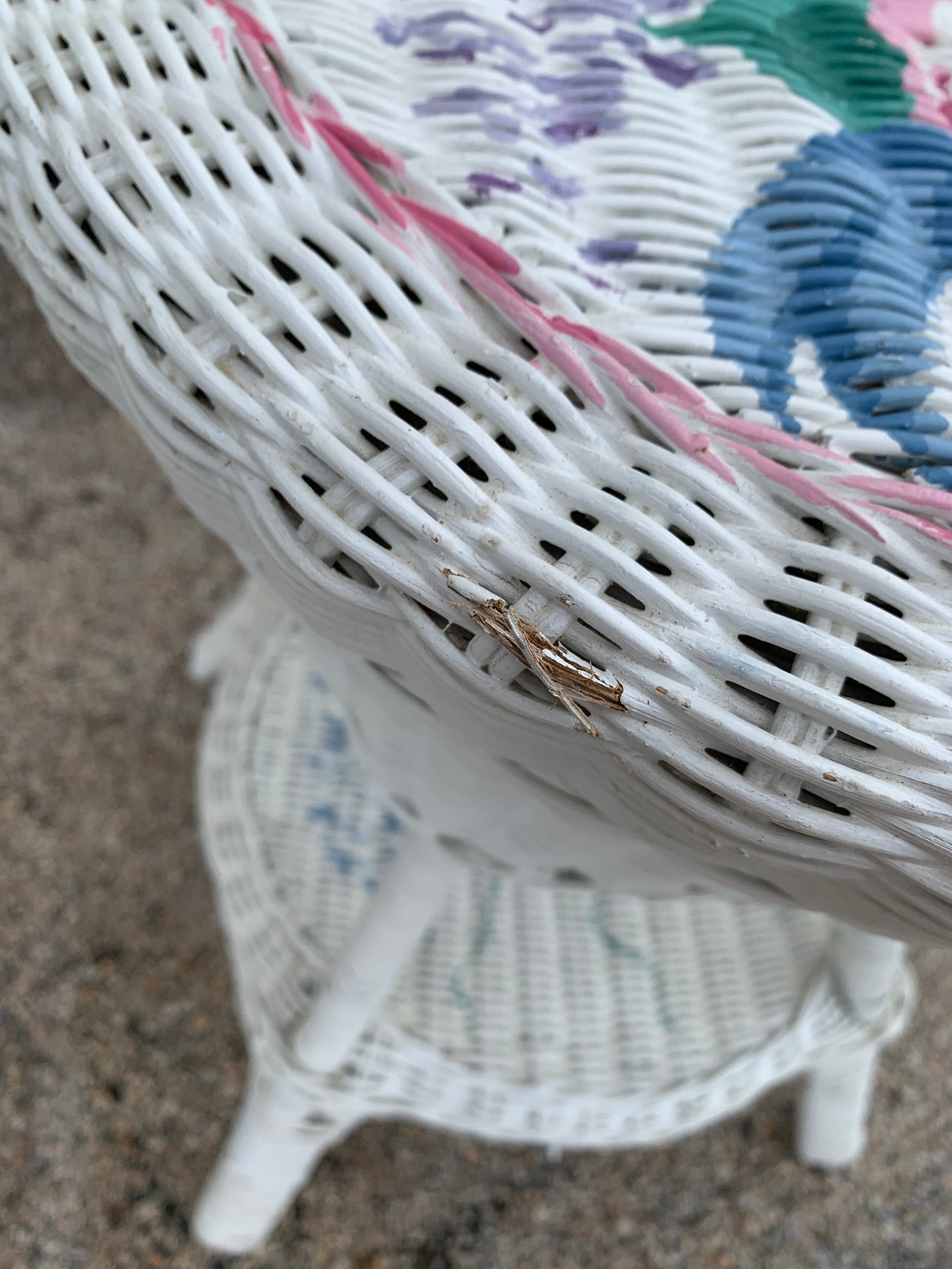 Vintage White Wicker Side Table W/painted Roses Round Wicker - Etsy