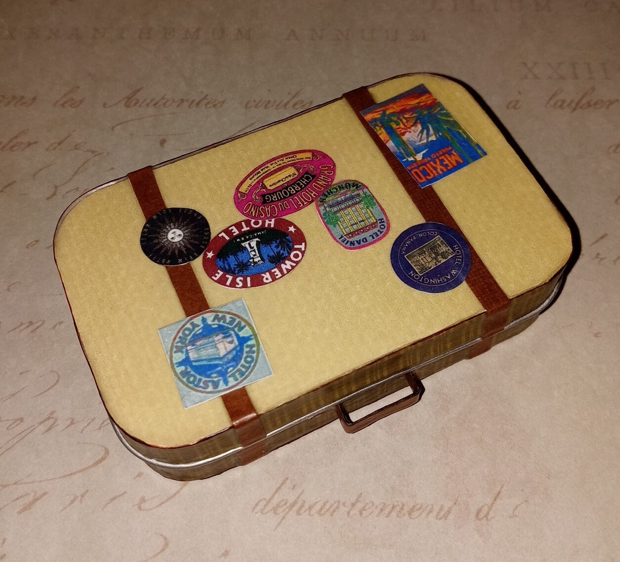 Altered Altoid Tin Suitcase - Etsy