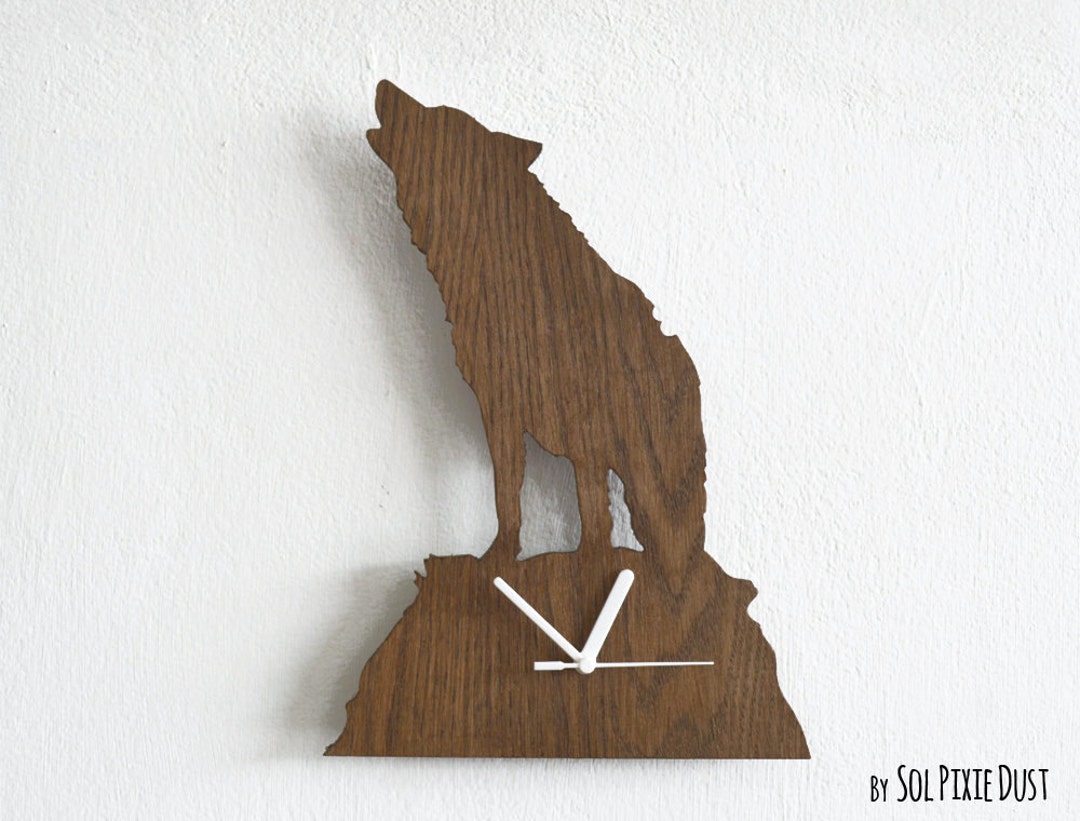 Wolf Howling - Wooden Wall Clock - Etsy