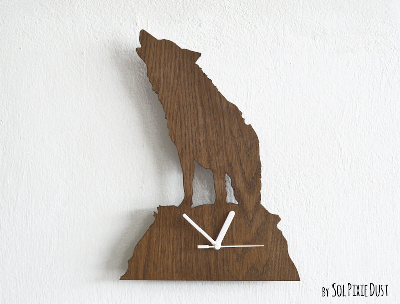 Wolf Howling - Wooden Wall Clock - Etsy