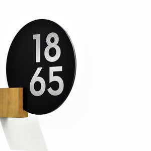 Modern Projecting Sign Round - Black Aluminum (ACP) and Fiber Laser ...