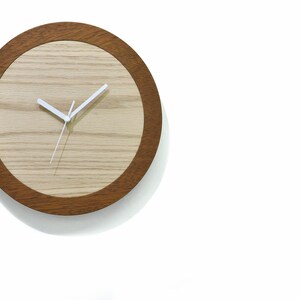 Wooden Round Clock Natural Wood Face - Simple Solid Wood Wall Clock ...