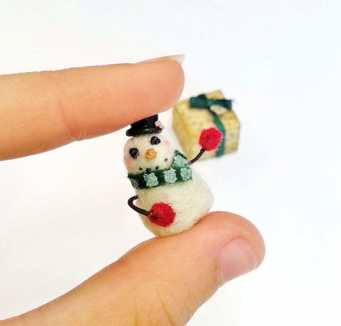Miniature Snowman Scale One Inch / 1:12 Dollhouse Miniatures - Etsy