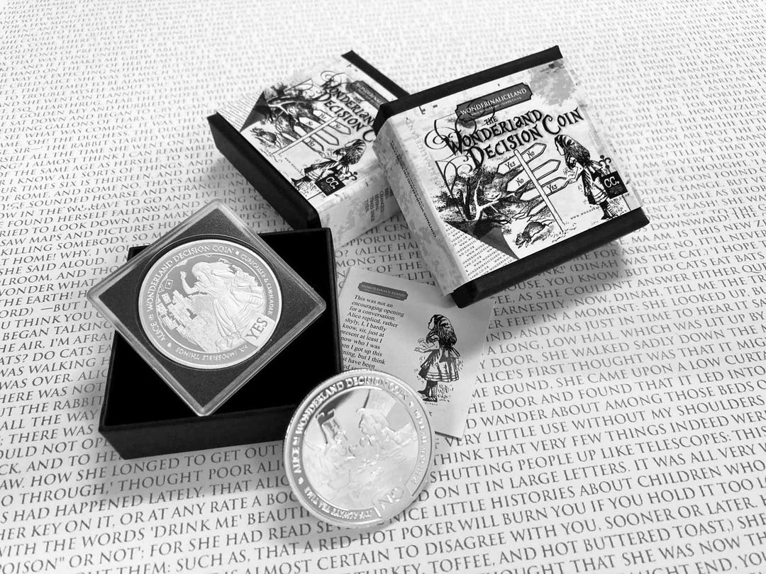 Alice in Wonderland - Decision Coin - Alice, Mad Hatter, Tea Party ...