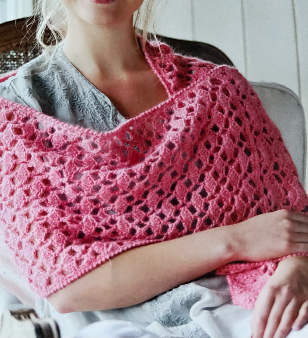 A Lovely Crochet Lace and Fan Shawl Pattern That's Perfect for ...