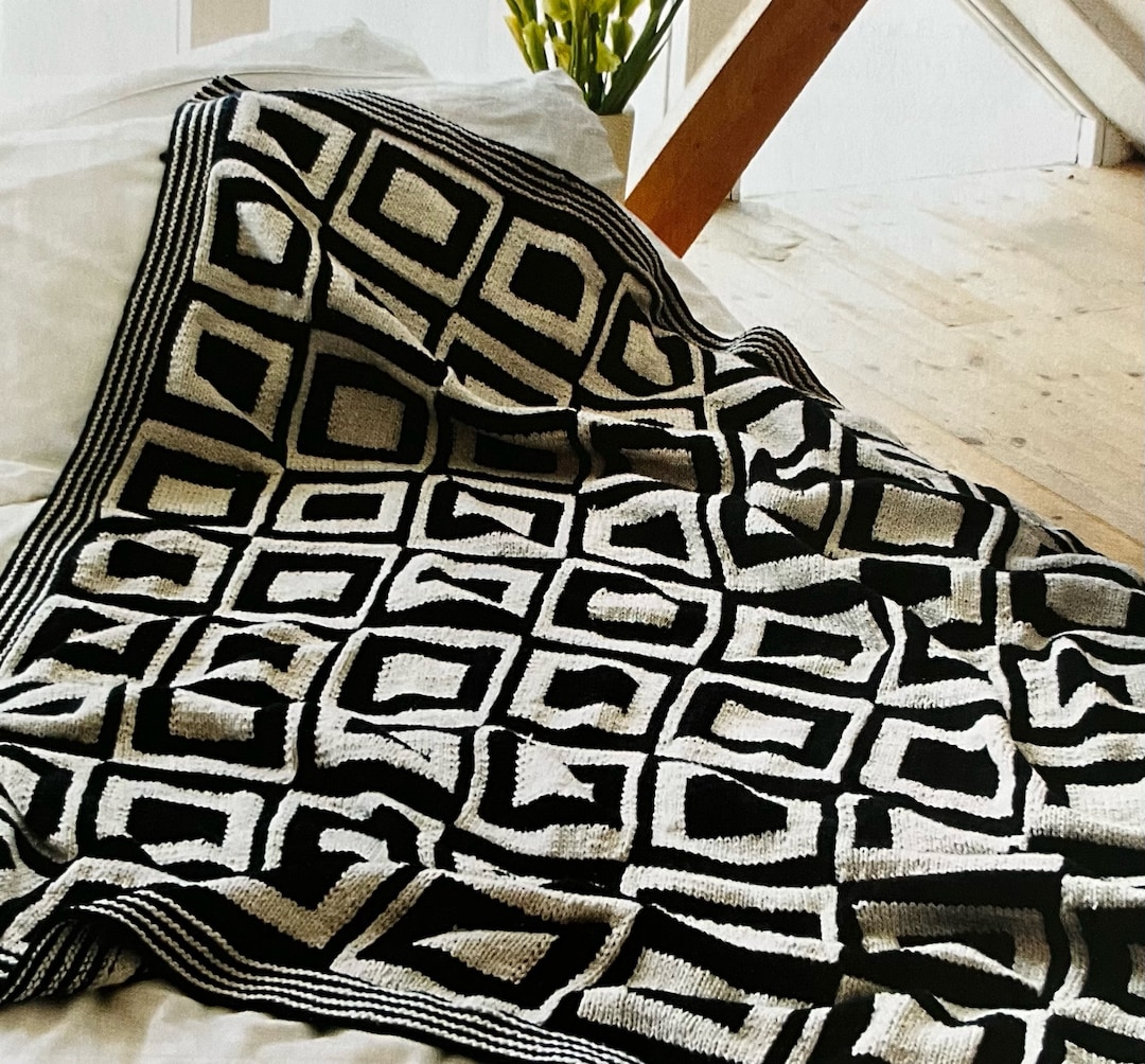 Knitted Black and White Square Blanket Pattern Easy Knitting Tutorial ...
