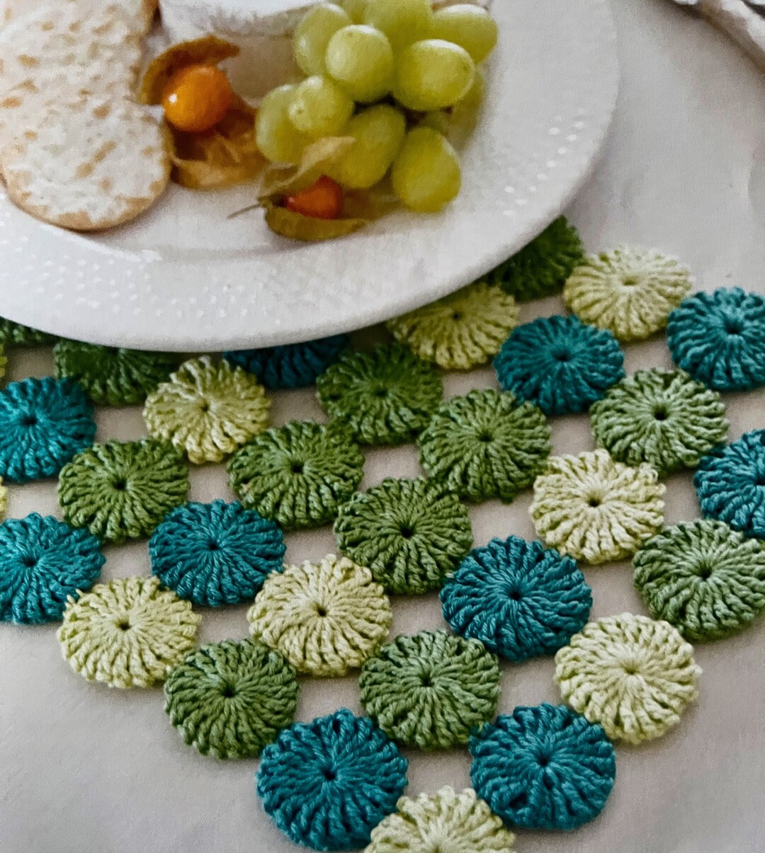 Crochet Table Place Mat Pattern Easy Puff Stitch Design A Great Way to ...