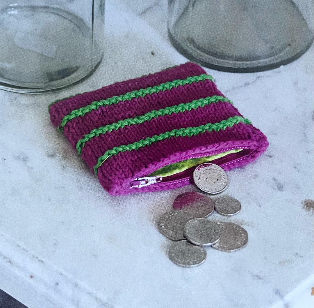 Cute Little Knitted Coin Purse Pattern Knit A Zipped Striped Cosy Card ...