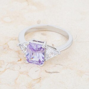Gretchen 3ct Lt Amethyst Purple Cubic Zirconia Three Stone 4.5ct Silver ...
