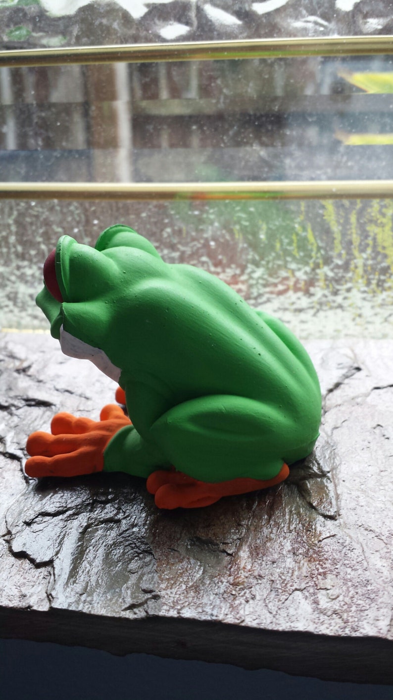 Tree Frog Figurine, Garden Decoration, Tree Frog Statue - Etsy