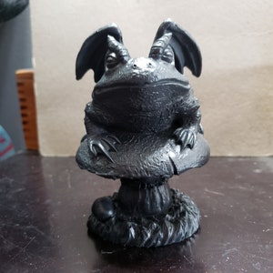 Toad on Mushroom Statue, Demon Toad, Horned Toad, Toad GARGOYLE - Etsy