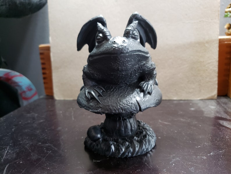 Toad on Mushroom Statue, Demon Toad, Horned Toad, Toad GARGOYLE - Etsy