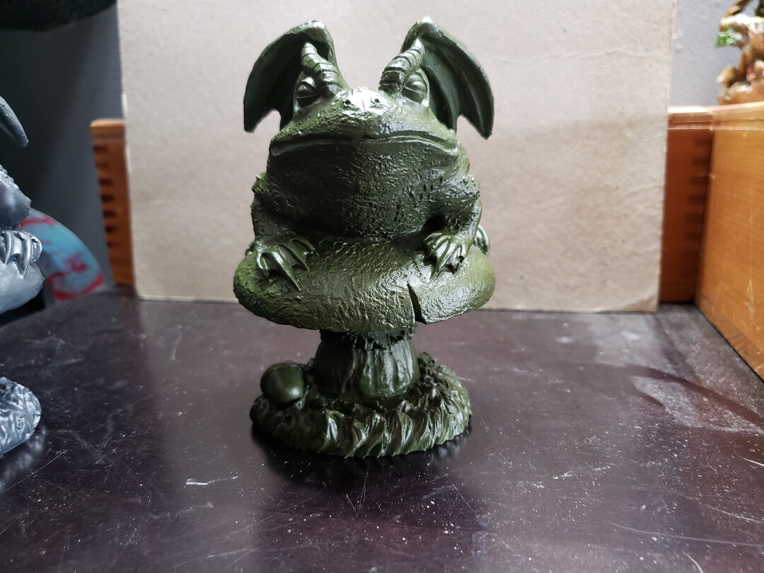 Toad on Mushroom Statue, Demon Toad, Horned Toad, Toad GARGOYLE - Etsy