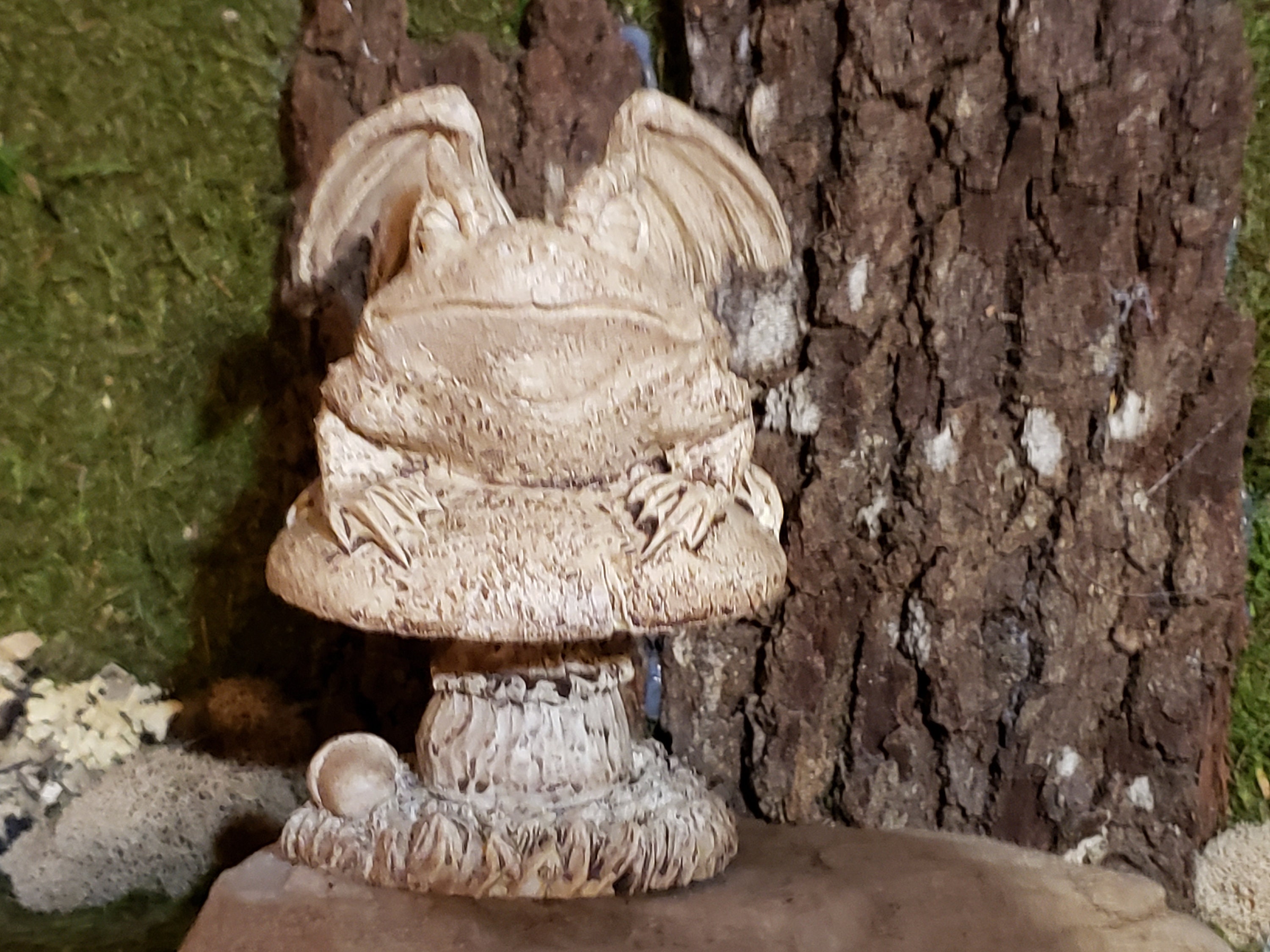 Toad on Mushroom Statue Demon Toad Horned Toad Toad - Etsy Canada