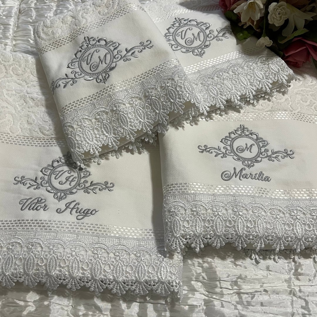 Personalized Bath Towel Set, Embroidered With Beautiful Lace. - Etsy