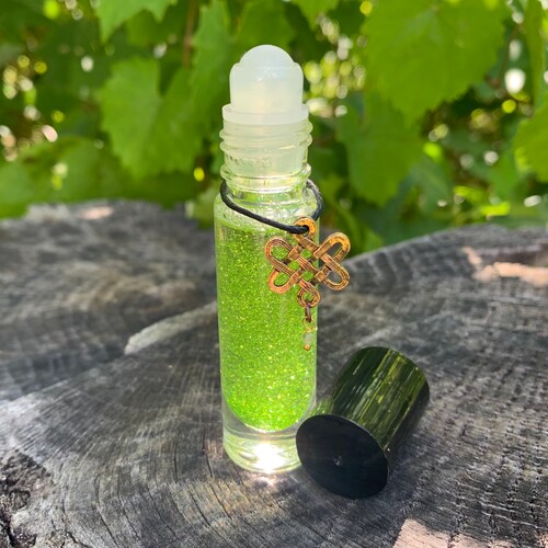 LUCK & PROSPERITY Spiritual Perfume Oil. for Attracting Good - Etsy