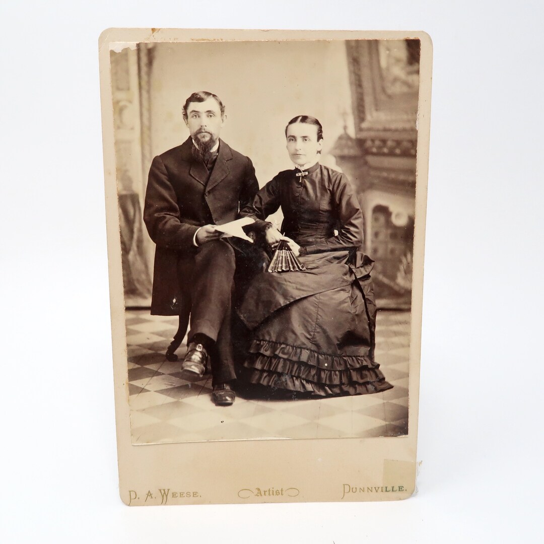 Cabinet Card Photo Young Couple Man Wife Sitting WEESE Dunnville ...