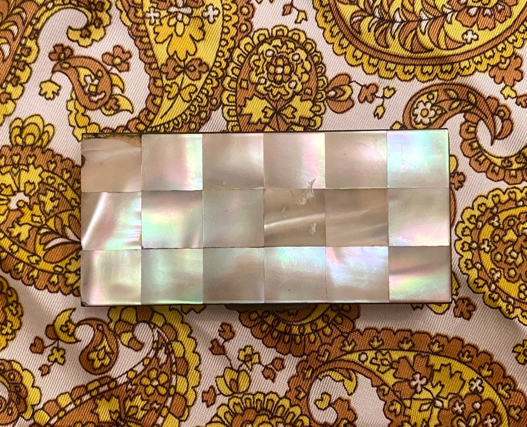Beautiful 1950s Mother of Pearl Pill Box - Etsy