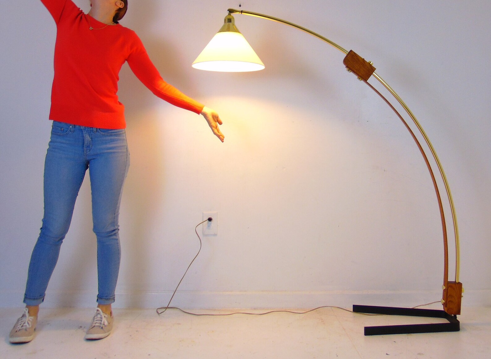 Nova of California Vintage Mid Century Oak Arc Floor Lamp - Etsy