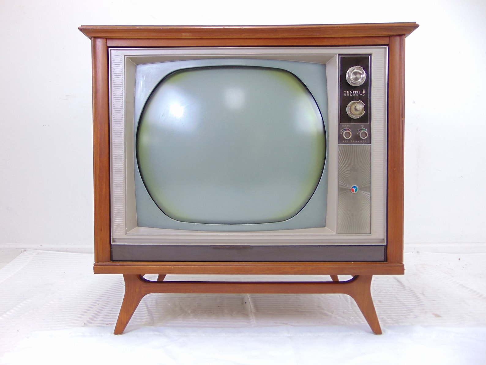 Vintage Mid Century Television TV Powers On - Etsy