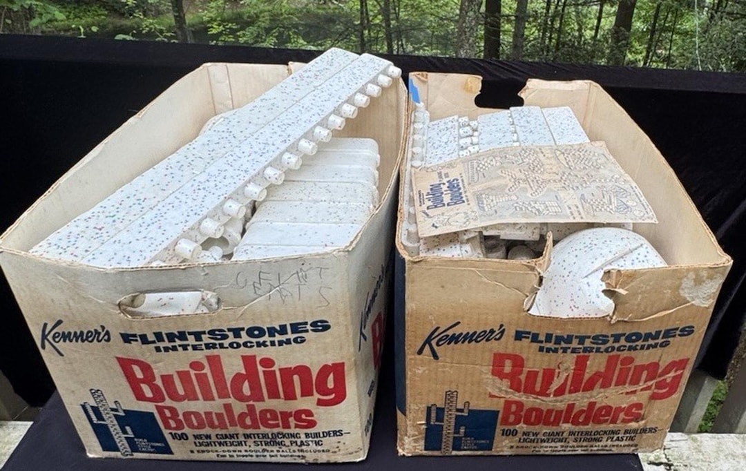 2 Boxes Vtg 1962 Kenner’s Flintstones Interlocking Building Boulders ...