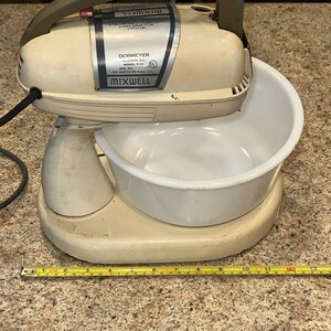 1950s Dormeyer Mixwell Stand-up Mixer With Milk Glass Bowl Model 5100 ...